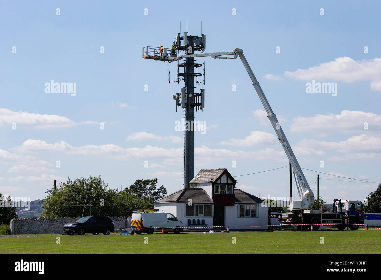 Hydraulic mobile crane hi-res stock photography and images - Alamy
