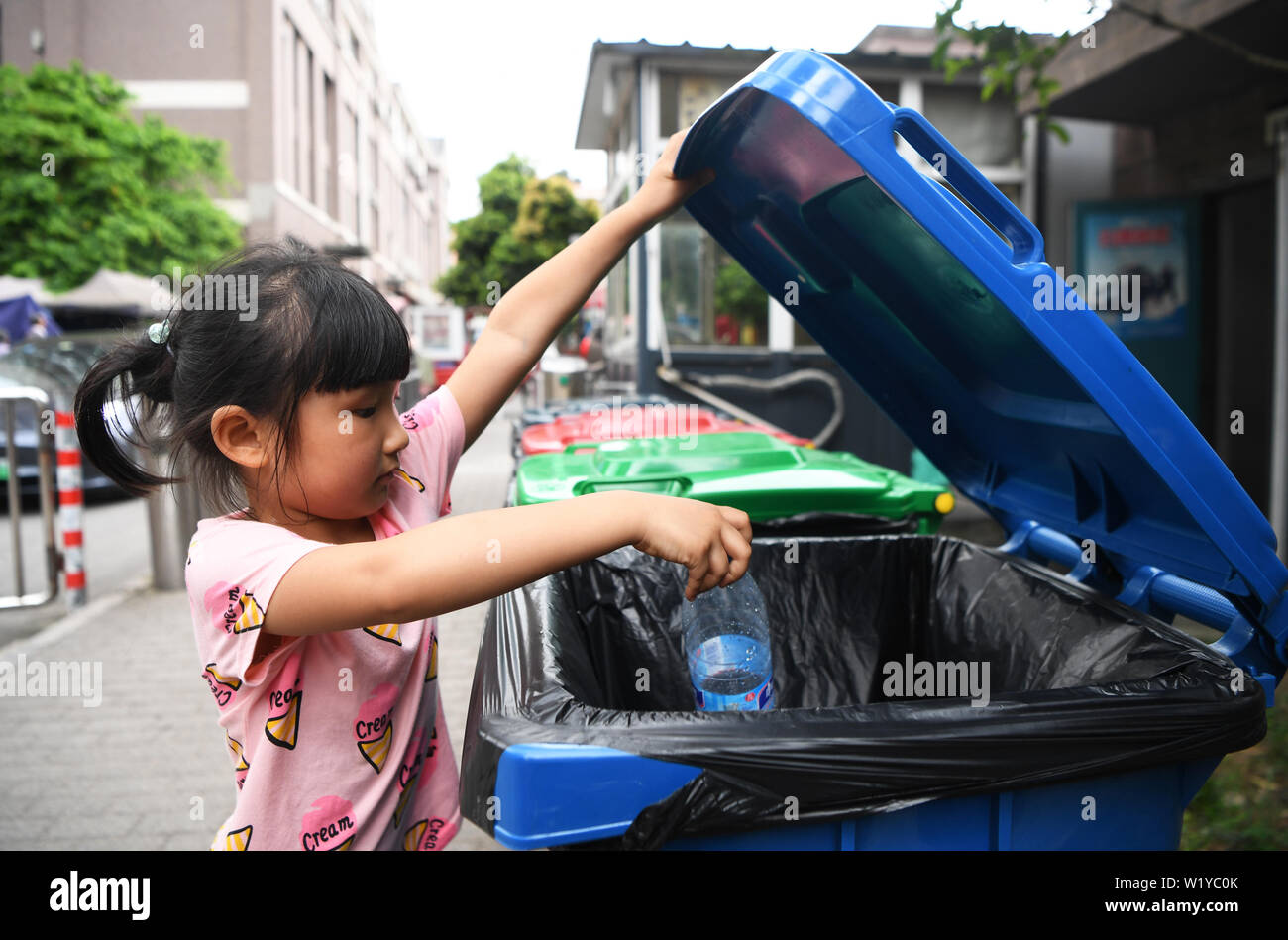 China plastic waste 2019 hi-res stock photography and images - Alamy