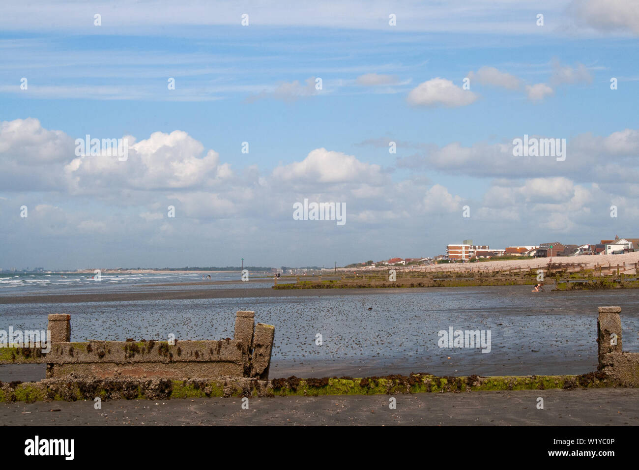 Bracklesham bay hi-res stock photography and images - Alamy