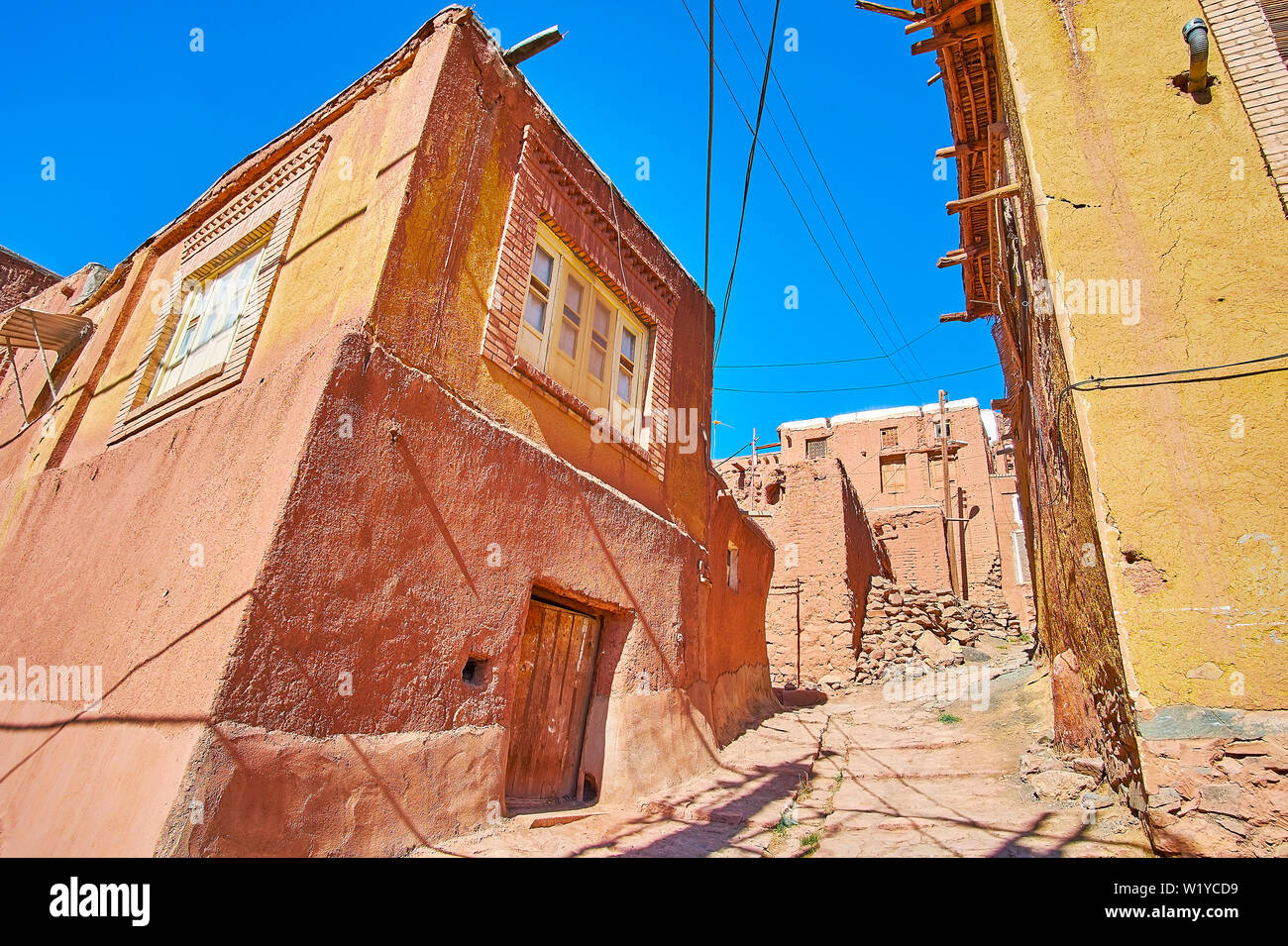 Red adobe houses hi-res stock photography and images - Alamy