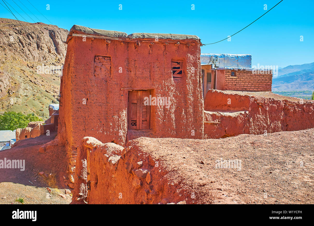The red mud buildings are visit card of ancient traditional Iranian ...