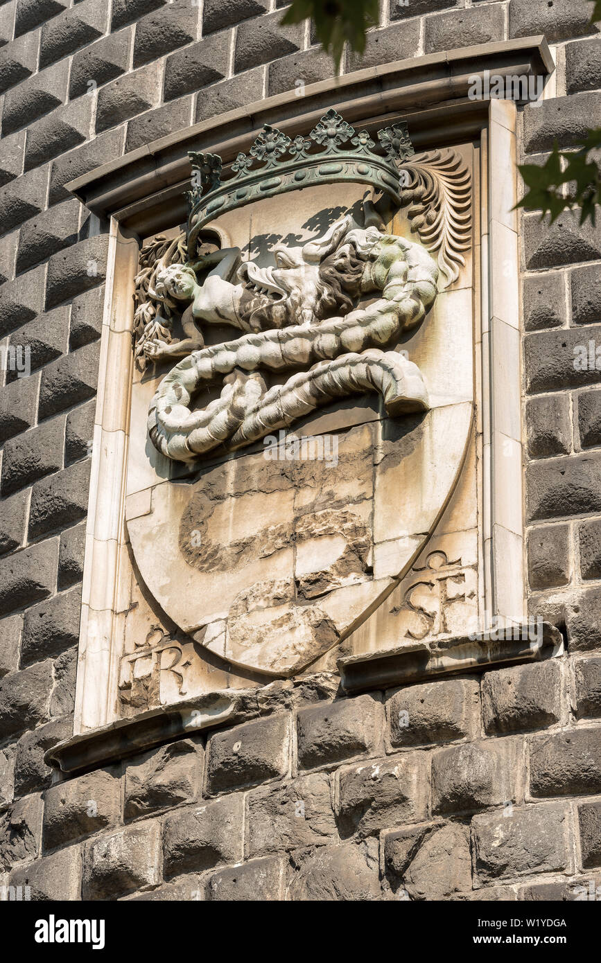 Coat of arms of the visconti hi-res stock photography and images - Alamy