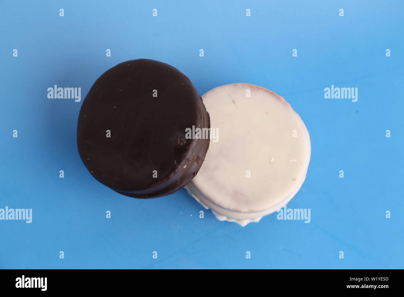 Alfajor biscuits hi-res stock photography and images - Alamy