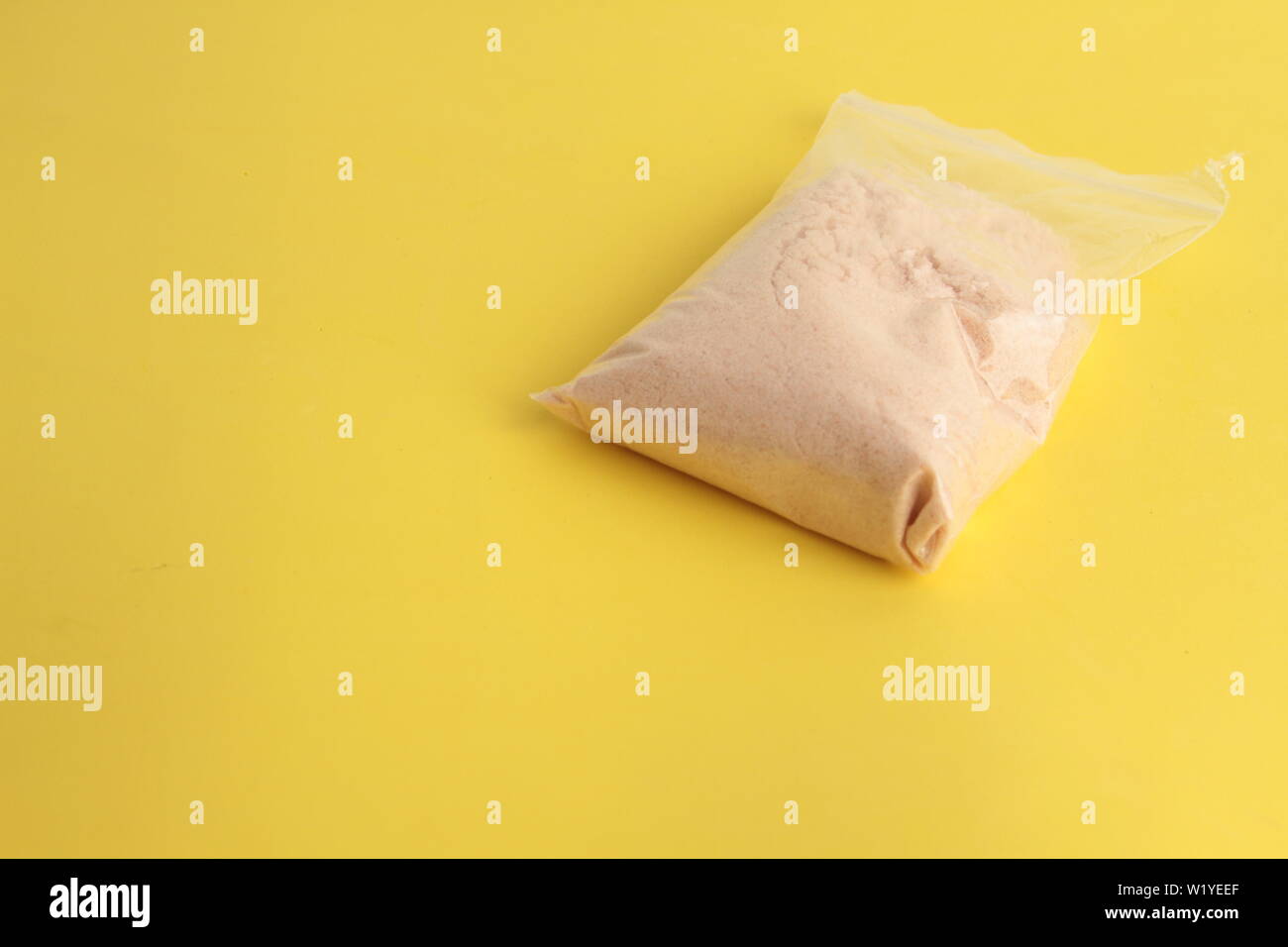 salt for cooking himalaya rose Stock Photo - Alamy