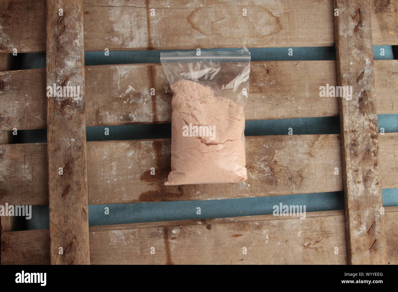 salt for cooking himalaya rose Stock Photo - Alamy