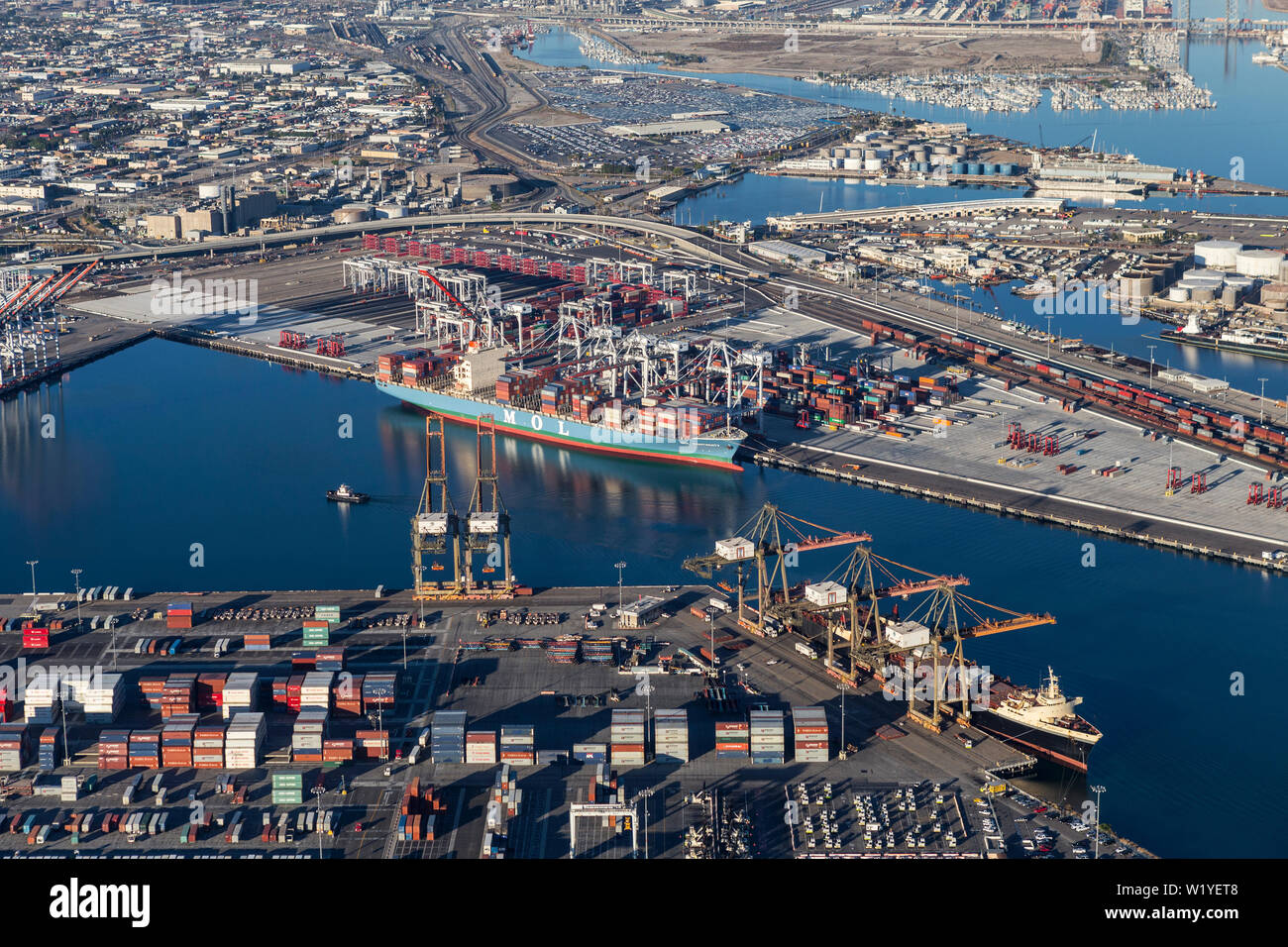 Port of wilmington cargo ship hi-res stock photography and images - Alamy