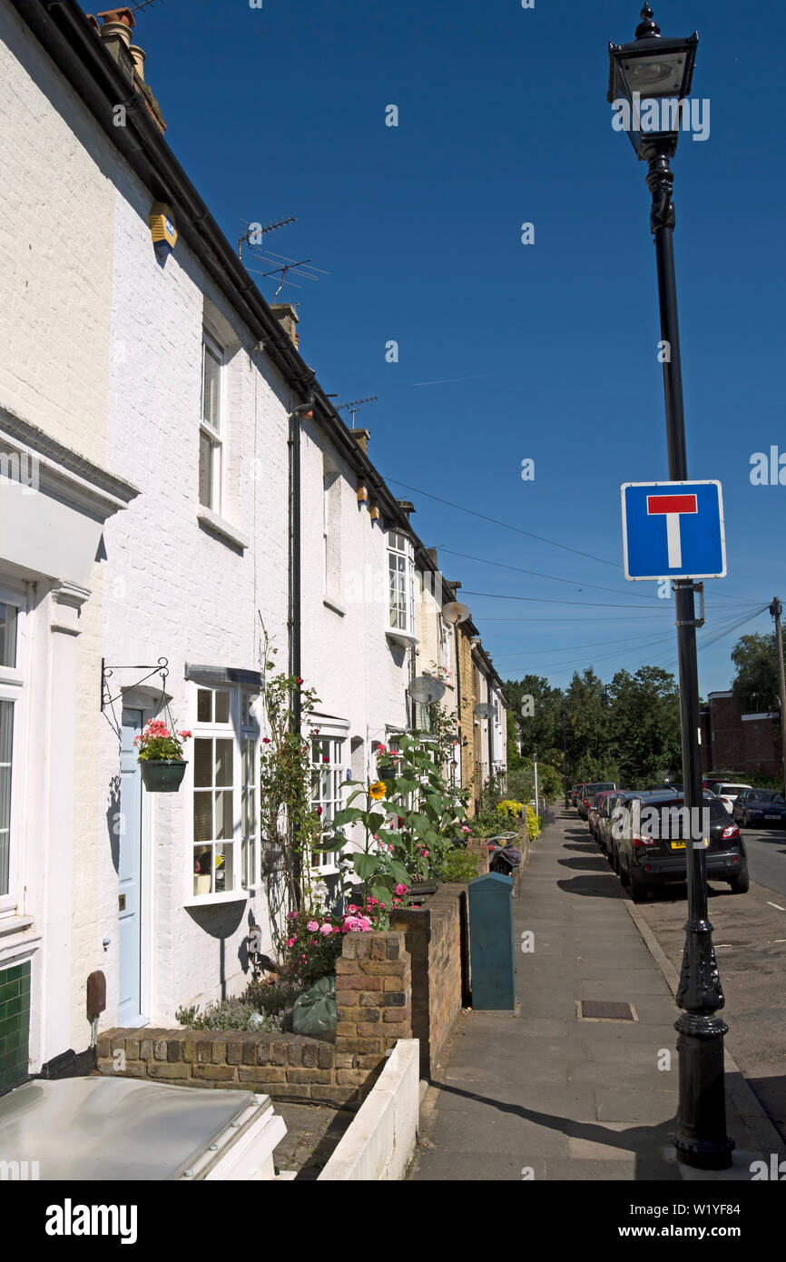 Row of 19th century houses hi-res stock photography and images - Alamy