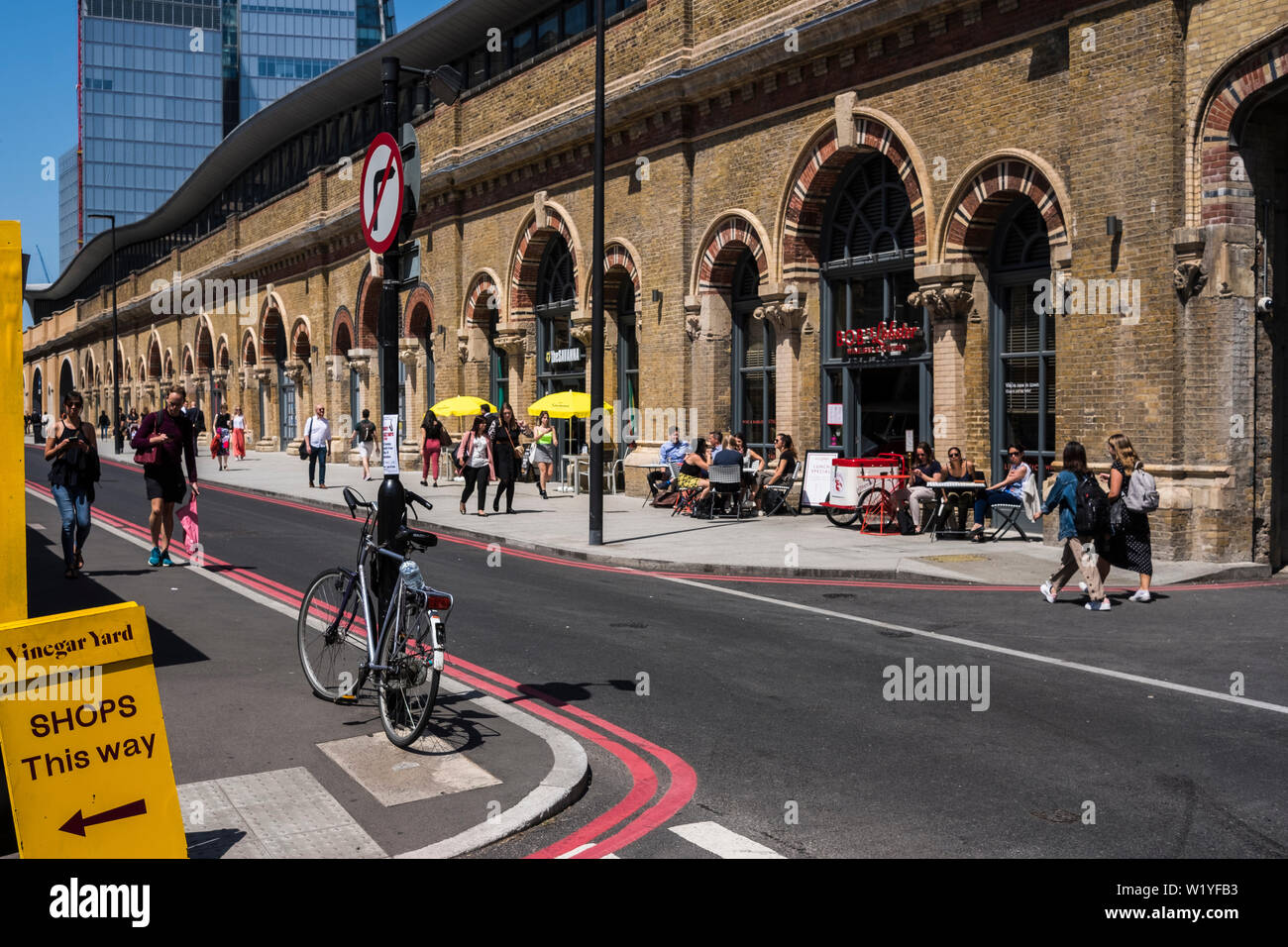 London Bridge Station, St.Thomas Street entrance/exit after ...