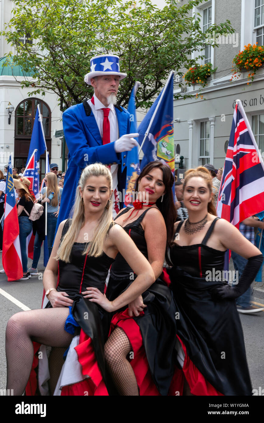 American burlesque costumes hi-res stock photography and images - Alamy