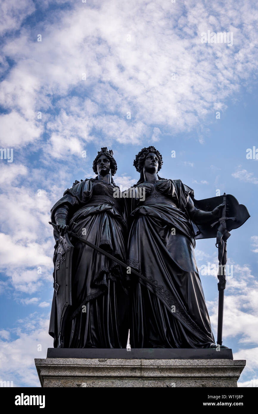 Le monument national to People of Geneva in the Jardin anglais, or ...