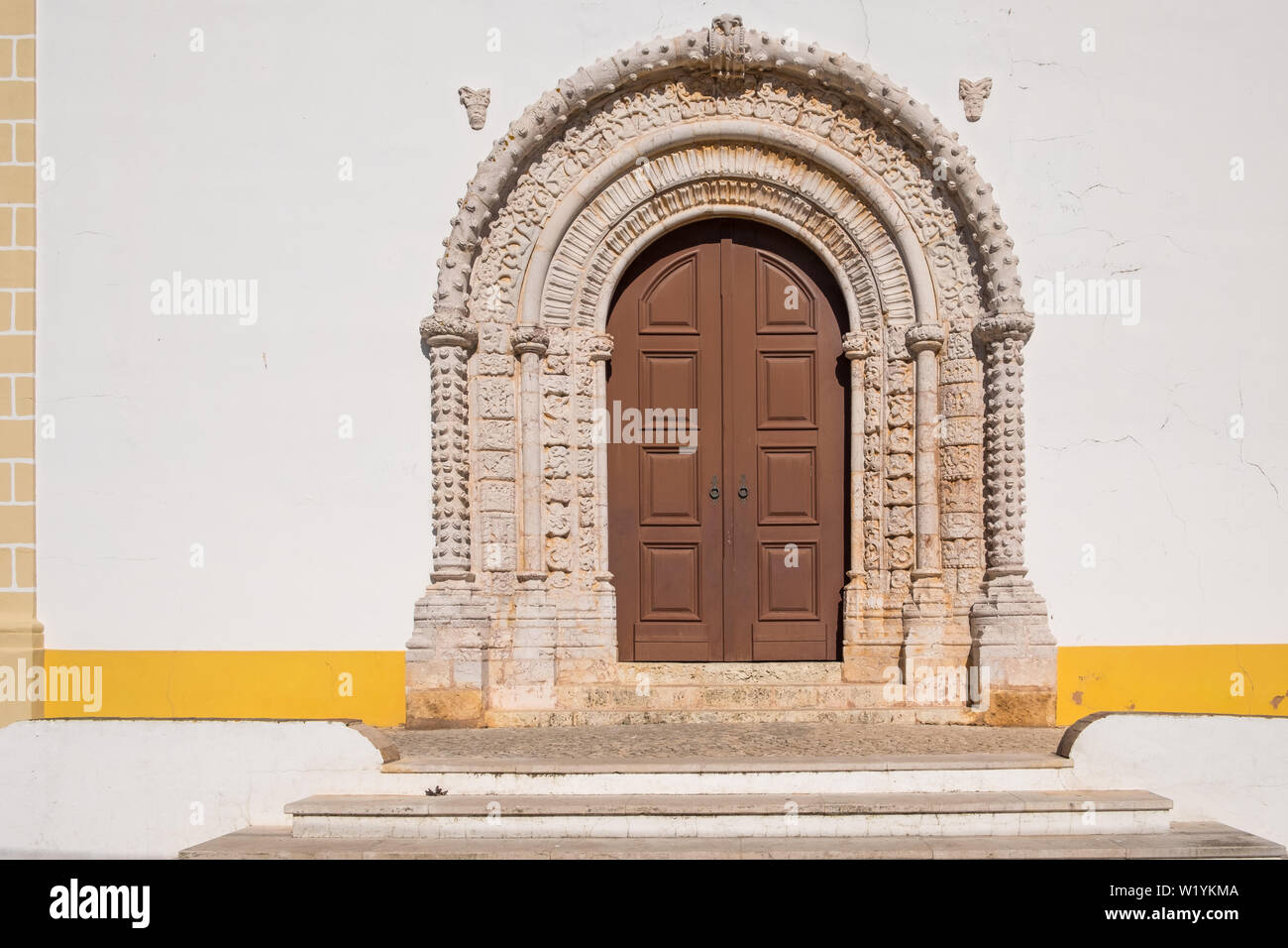 Wooden church doors hi-res stock photography and images - Alamy