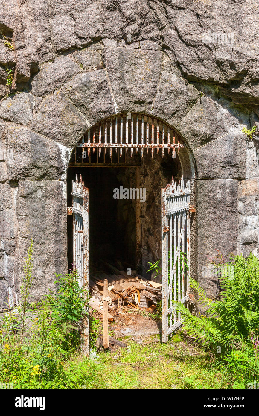 Granite mountain vault hi-res stock photography and images - Alamy