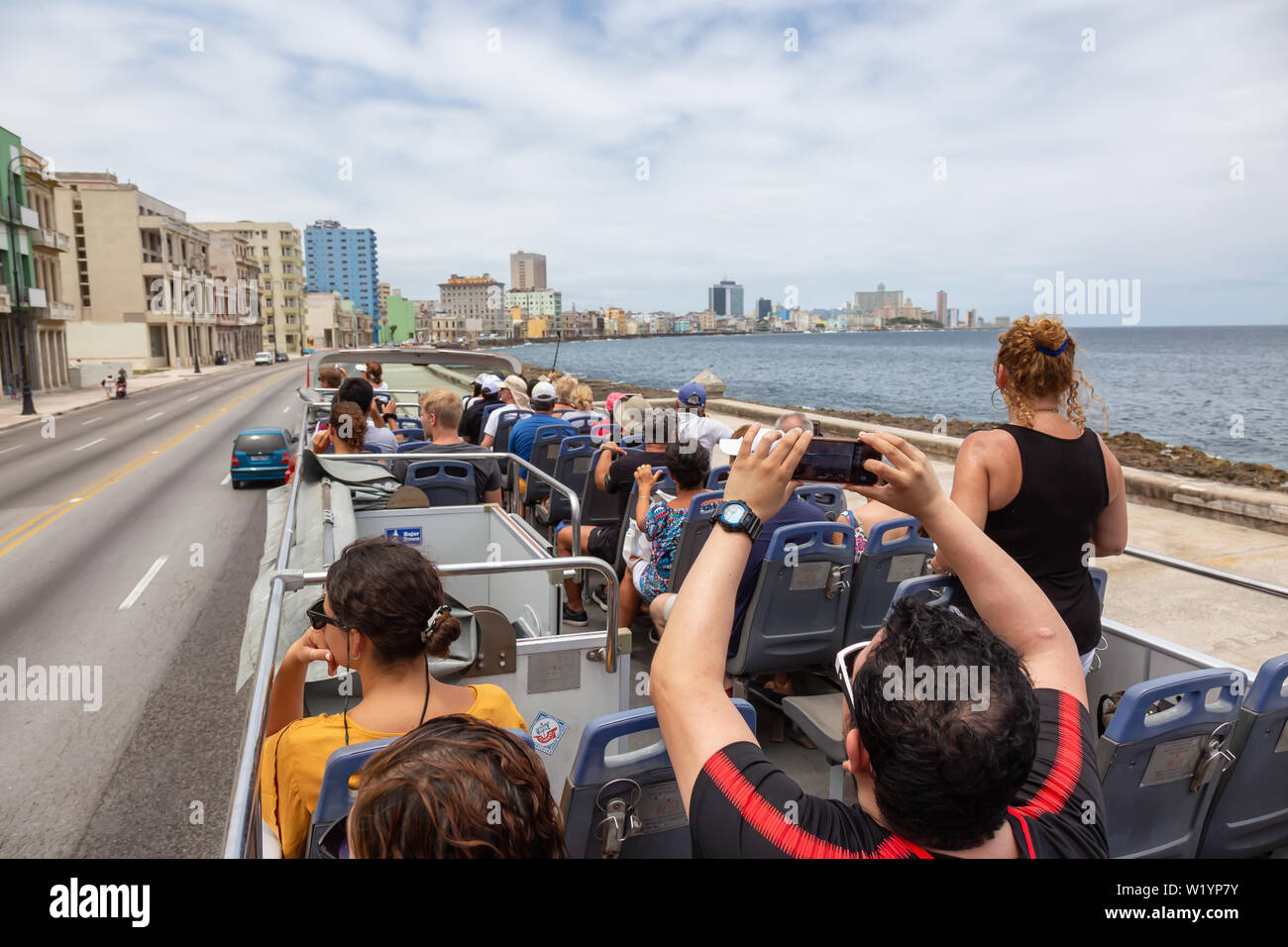 Havana bus tour cuba hi-res stock photography and images - Alamy