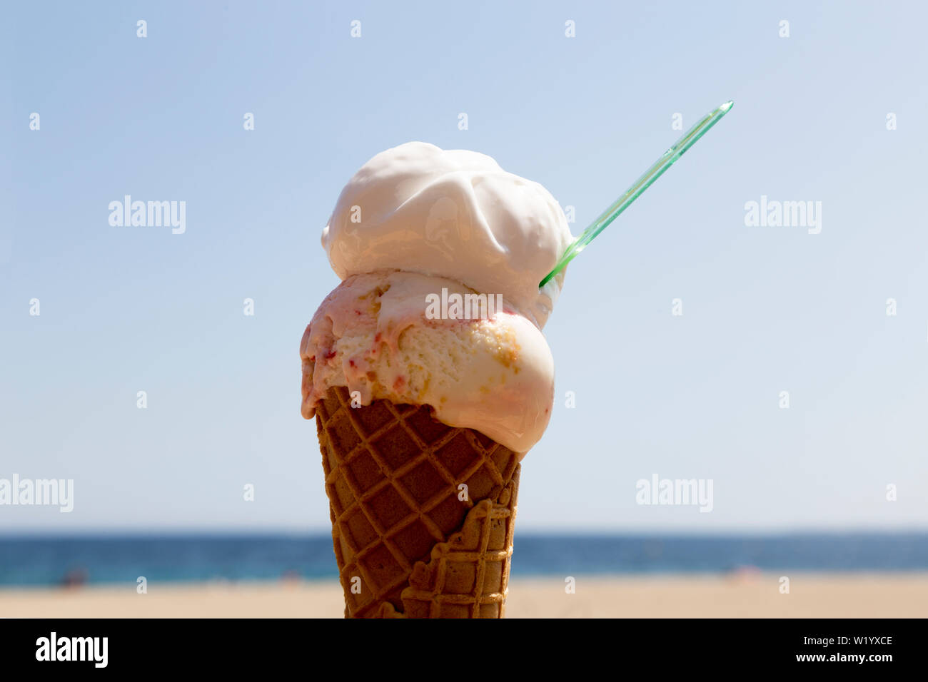 Summertime delicious ice cream hi-res stock photography and images - Alamy