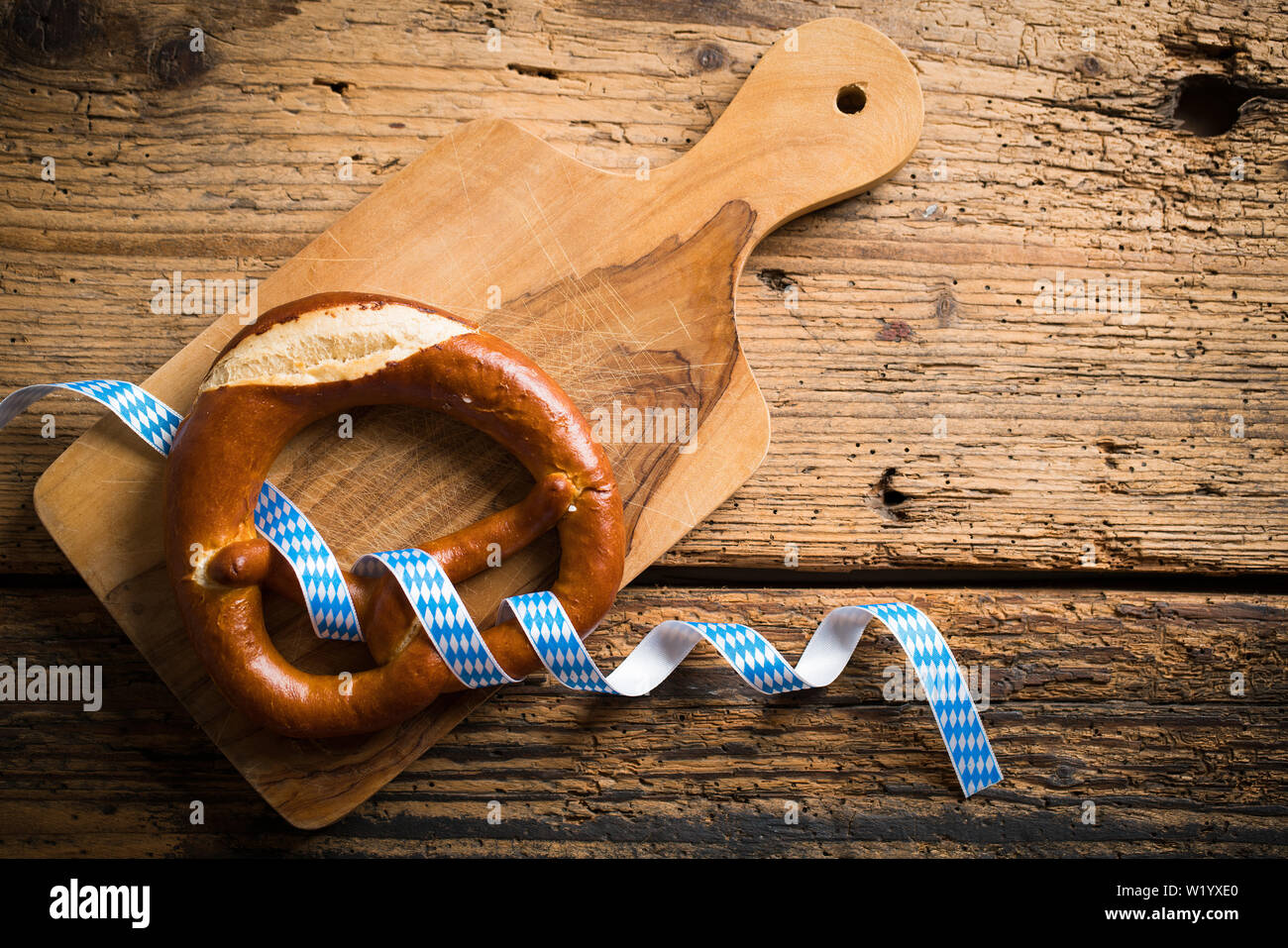 Pretzel loop hi-res stock photography and images - Alamy