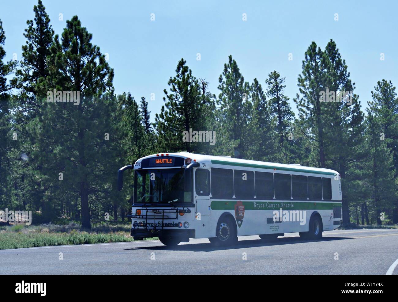 Yellowstone tour bus hi-res stock photography and images - Alamy