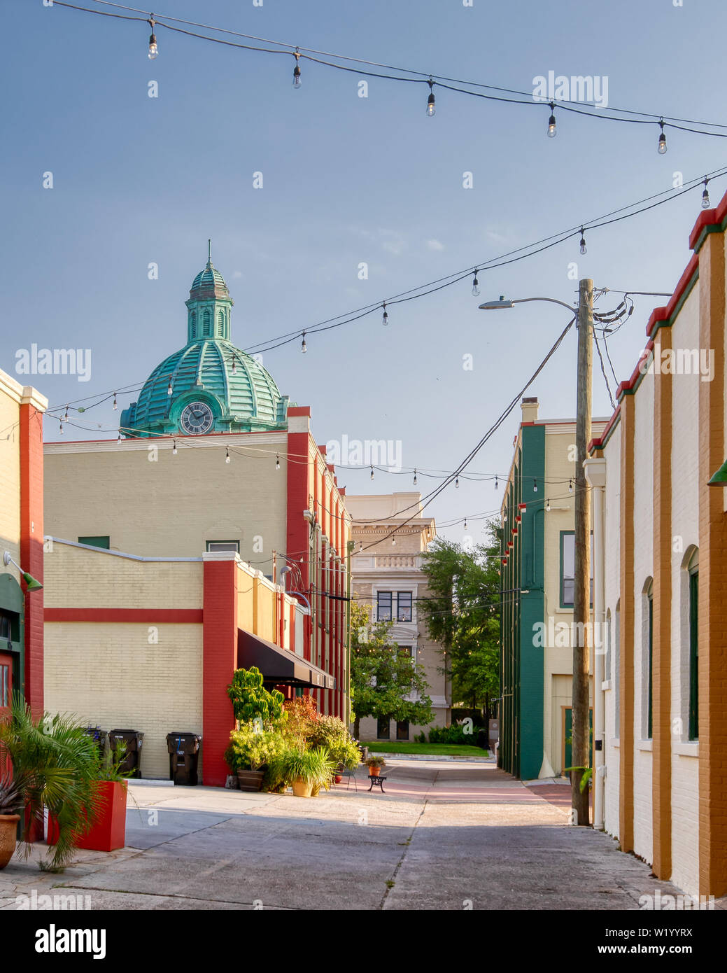 Shops along artisan alley in small historic town of DeLand Florida ...