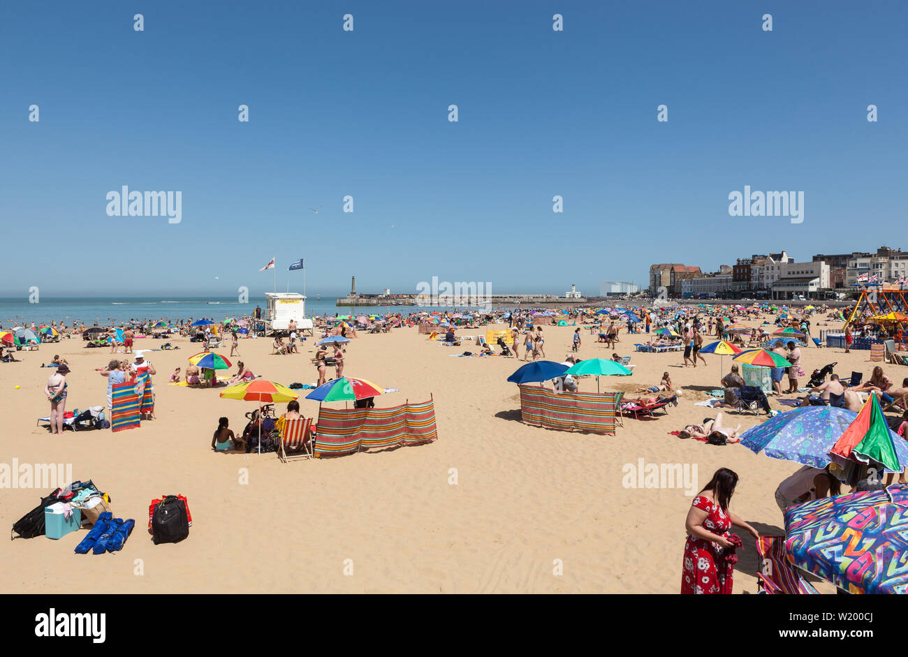 Sunbathers of the golden sandy beach of Margate Stock Photo - Alamy