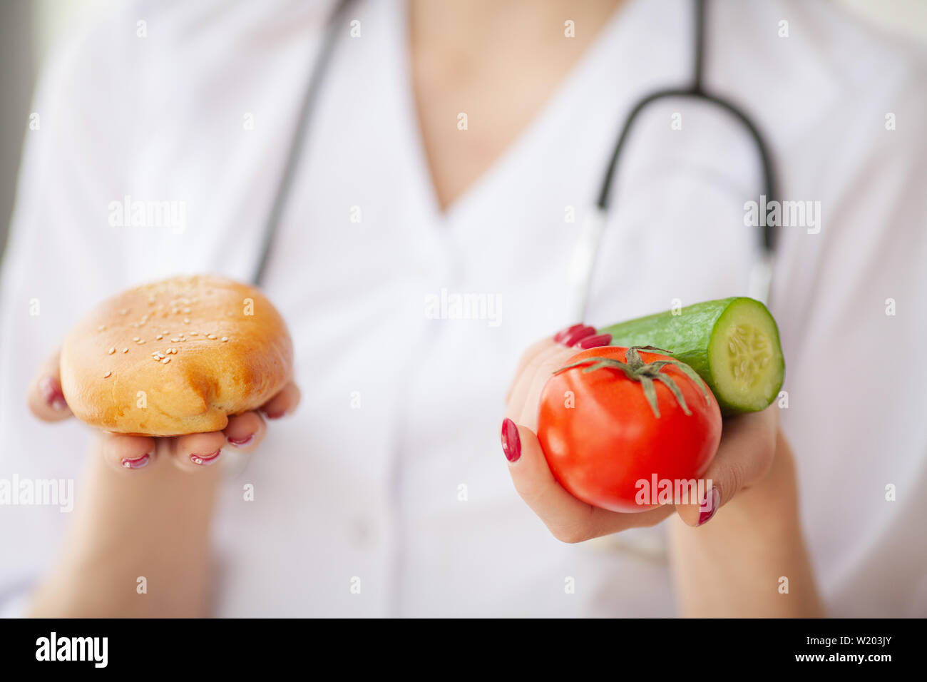 Woman give vegetables hi-res stock photography and images - Alamy