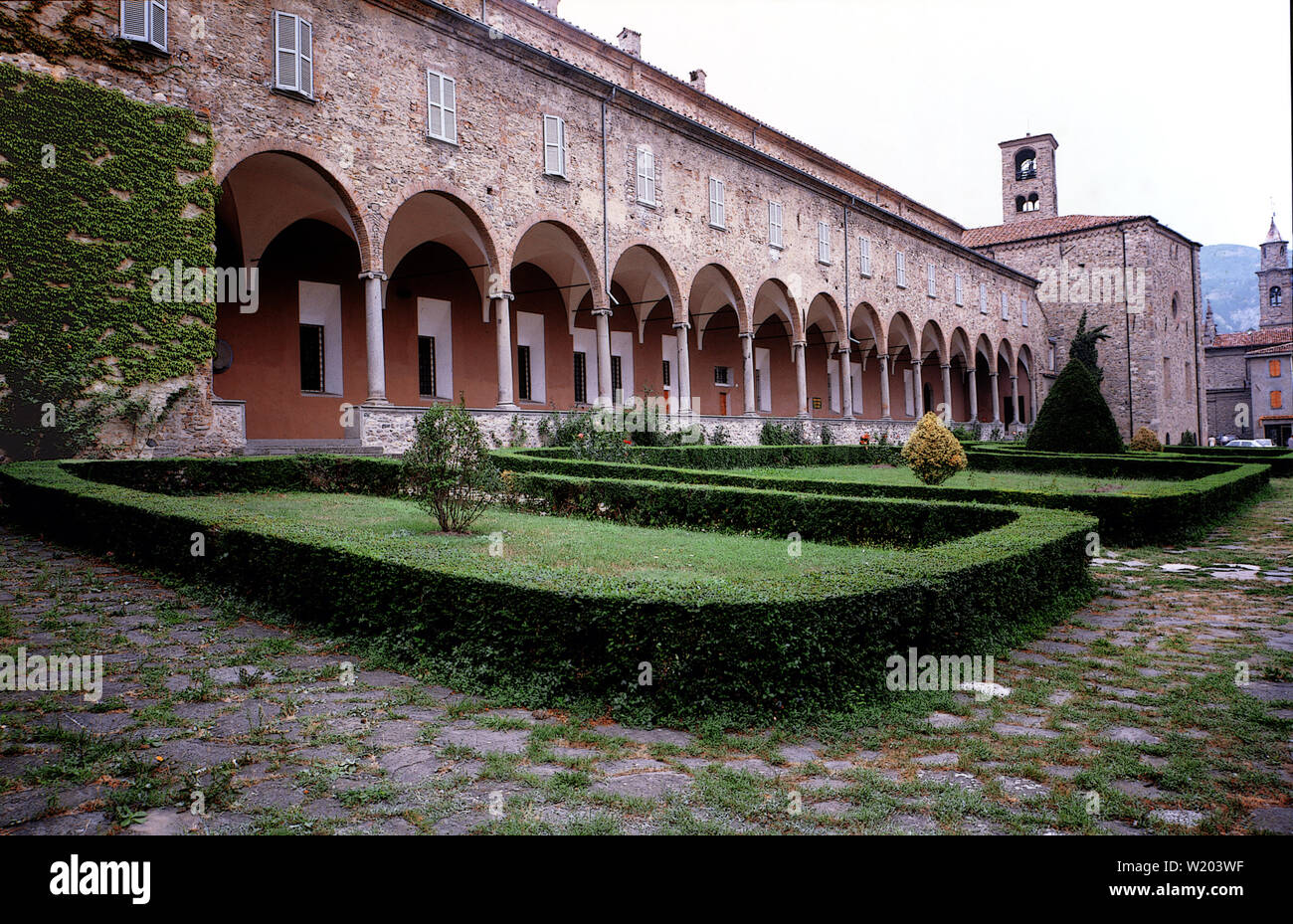 Bobbio. Arcade of the abbey of saint Columbanus Stock Photo - Alamy