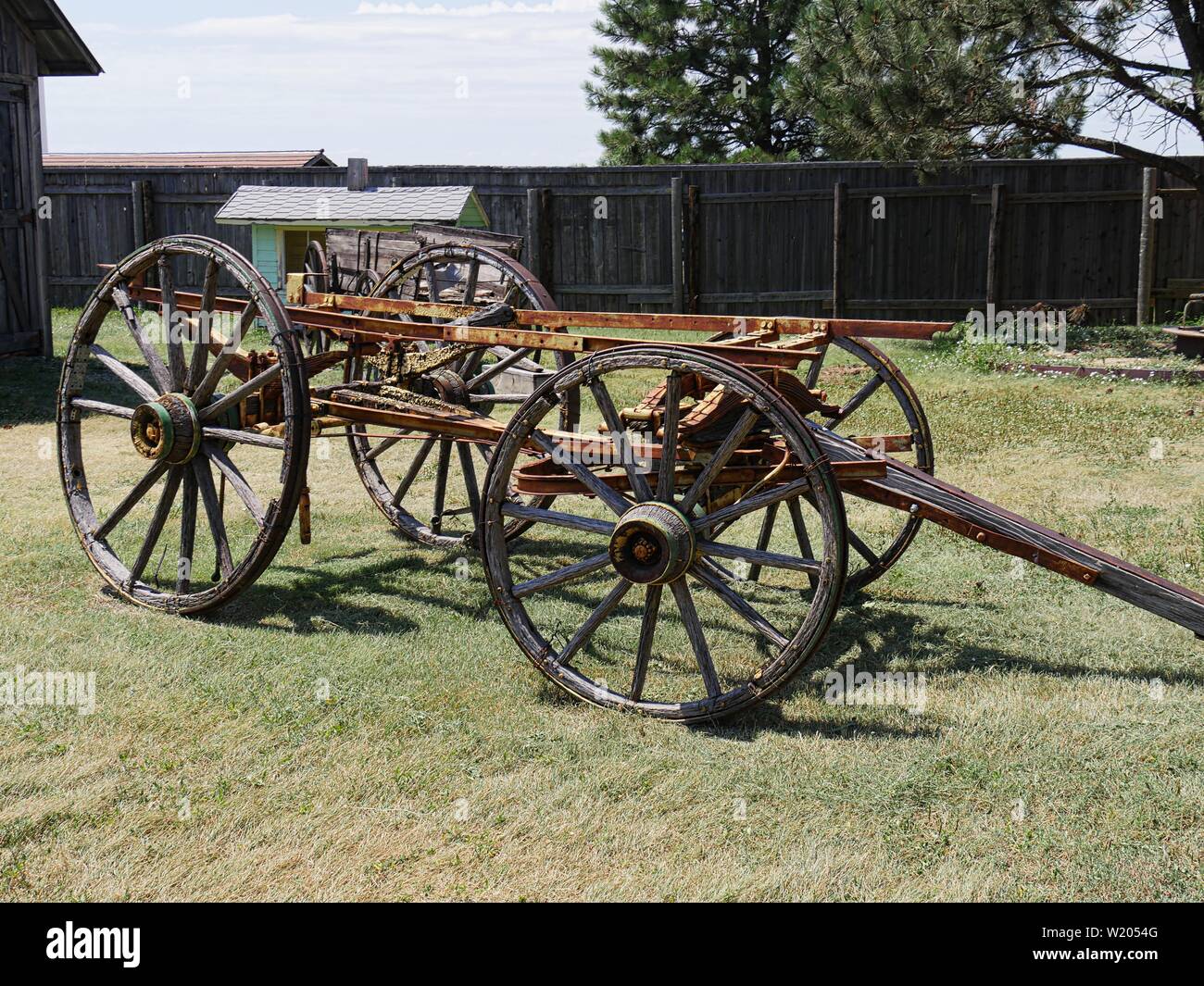 Old wagon hi-res stock photography and images - Alamy