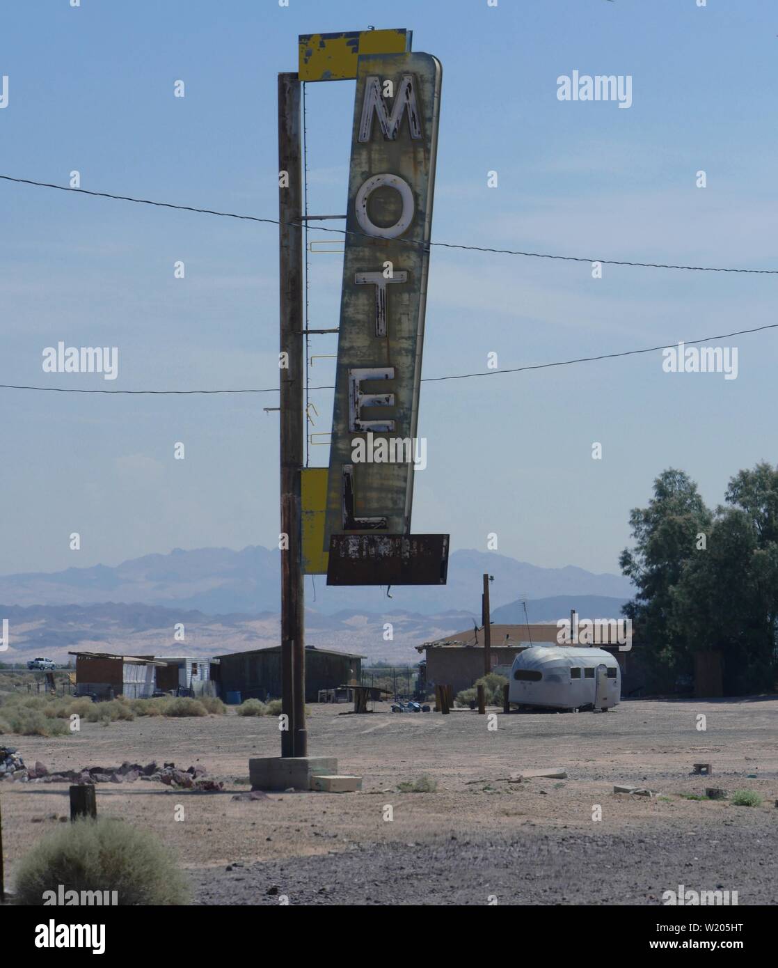 Dilapidated diner sign hi-res stock photography and images - Alamy