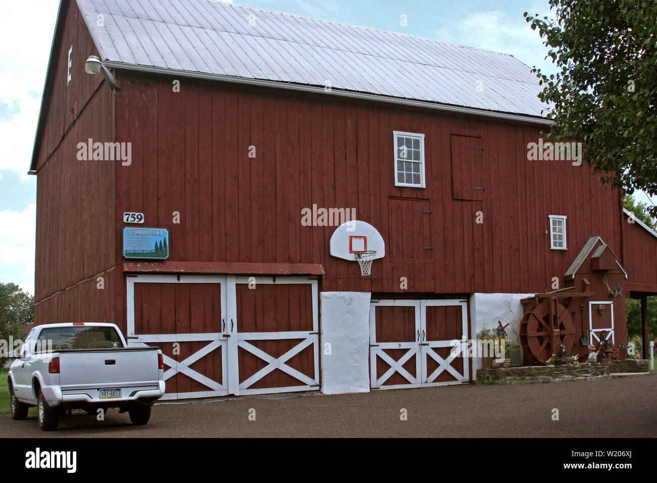 Massive wooden doors hi-res stock photography and images - Alamy