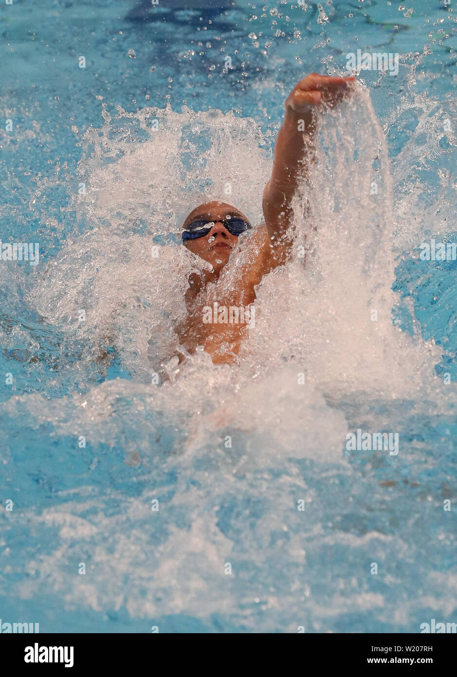 Swimming mens 100m backstroke hi-res stock photography and images - Alamy