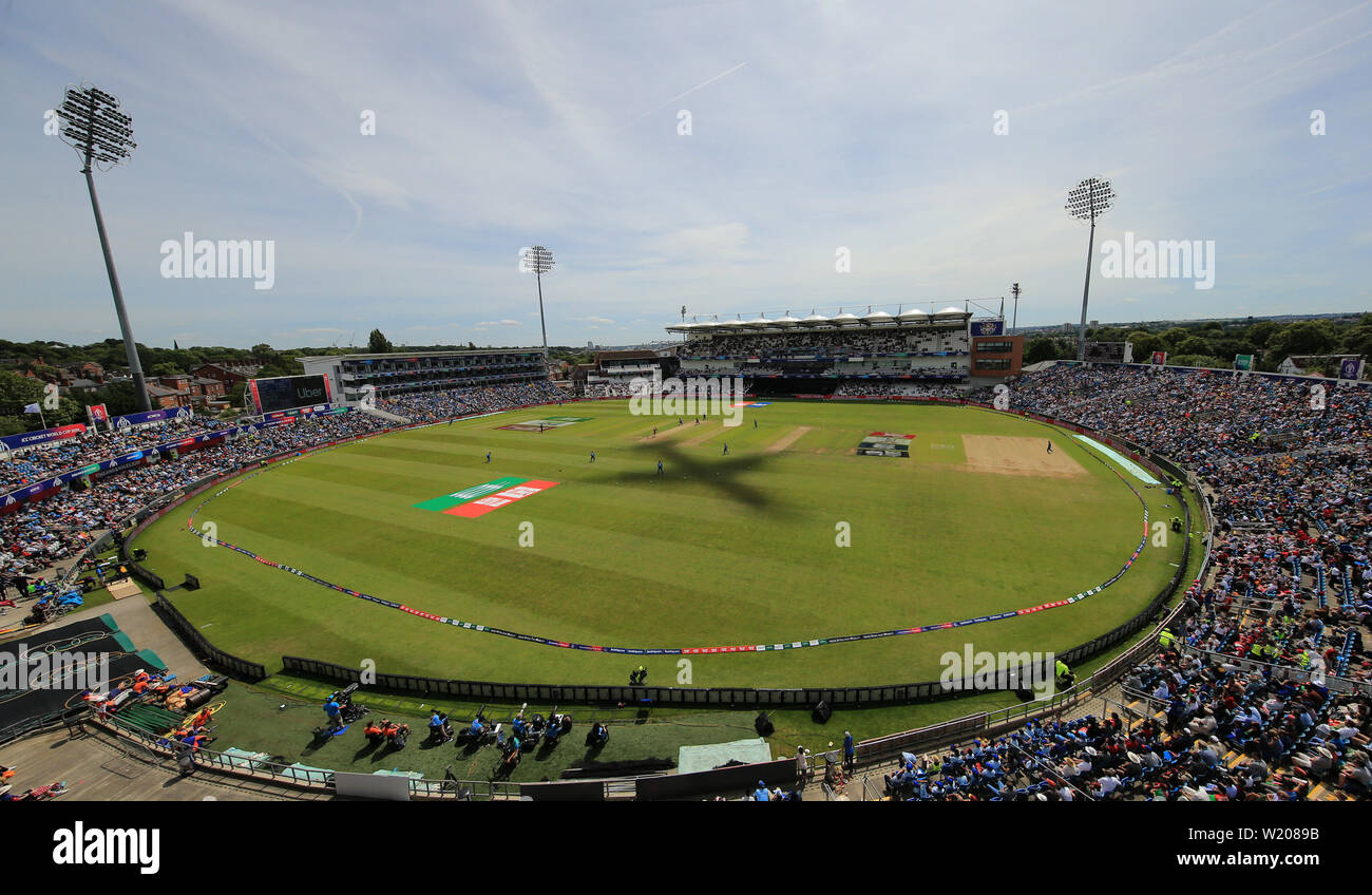 Headingley cricket ground view hi-res stock photography and images - Alamy