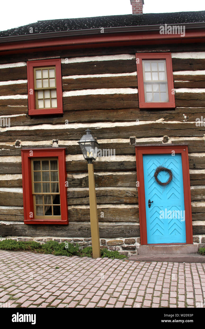 Facade of log house in rural Pennsylvania, USA Stock Photo - Alamy