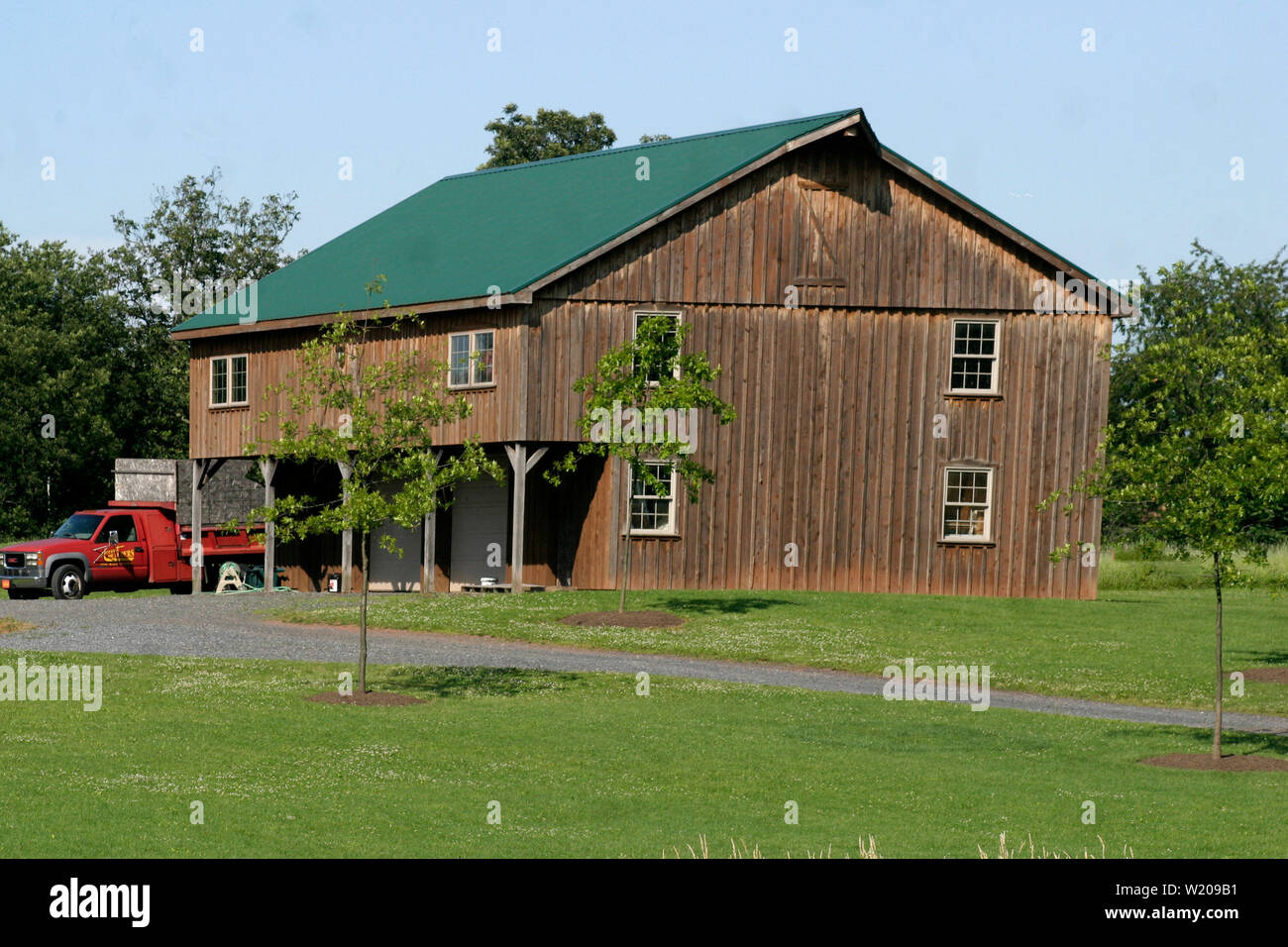 Converted farm building barn hi-res stock photography and images - Alamy
