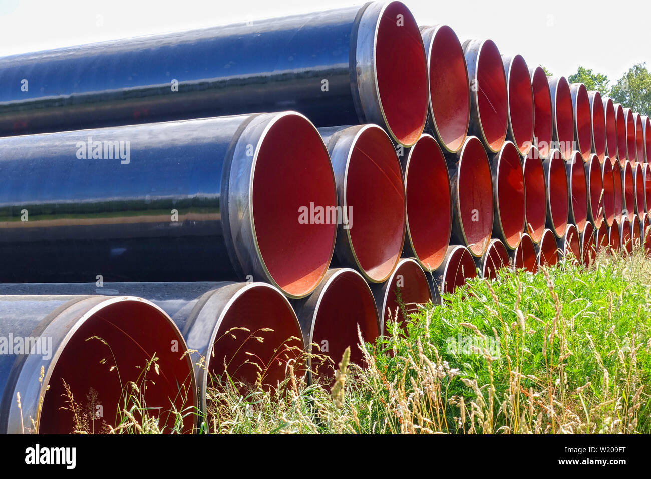 Iron pipeline hi-res stock photography and images - Alamy
