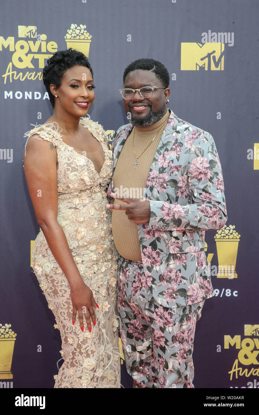 Santa Monica, CA, USA. Lil Rel Howery, Laisha Fox at 2018 MTV Movie and TV Awards, at Barker ...