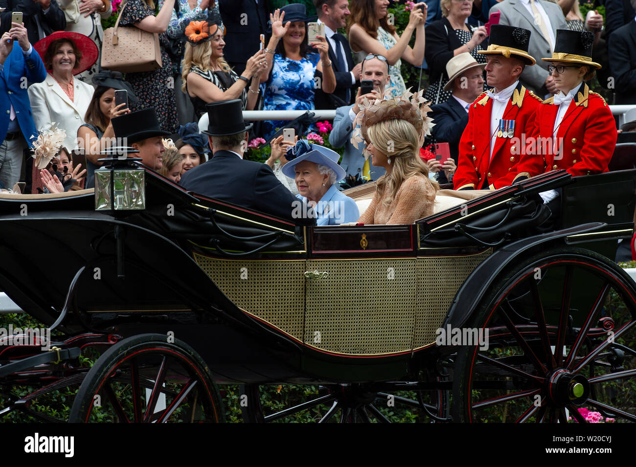 Ascot, Berkshire, UK. 18th June, 2019. Day One of Royal Ascot, Ascot ...