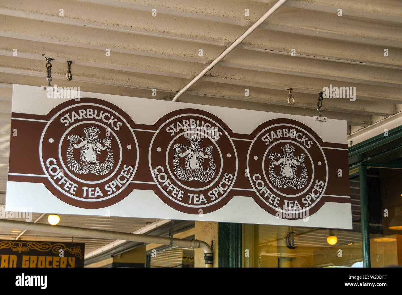 Starbucks signs hi-res stock photography and images - Alamy