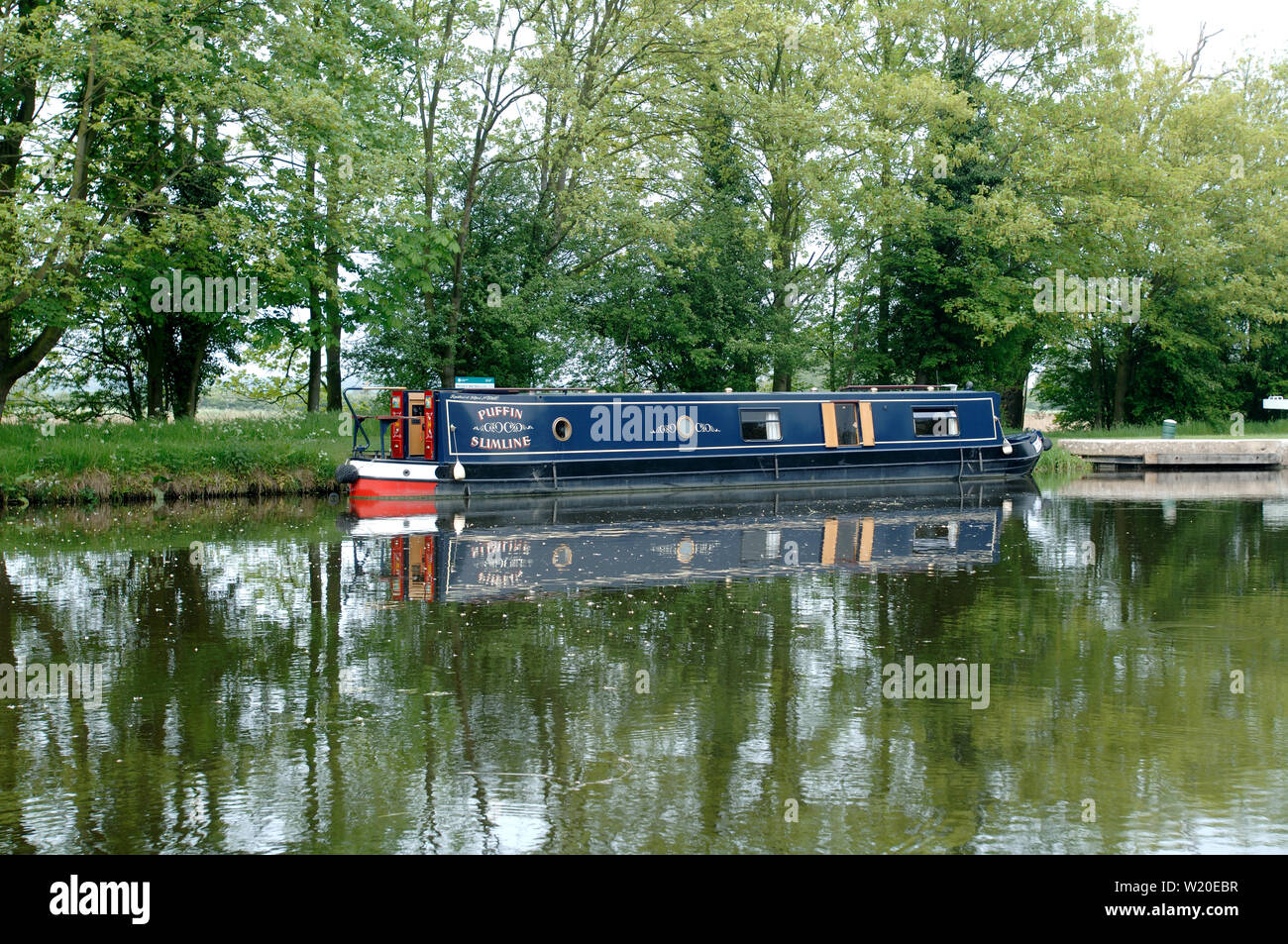 Canal boat, River Nene, Water Newton lock Stock Photo - Alamy