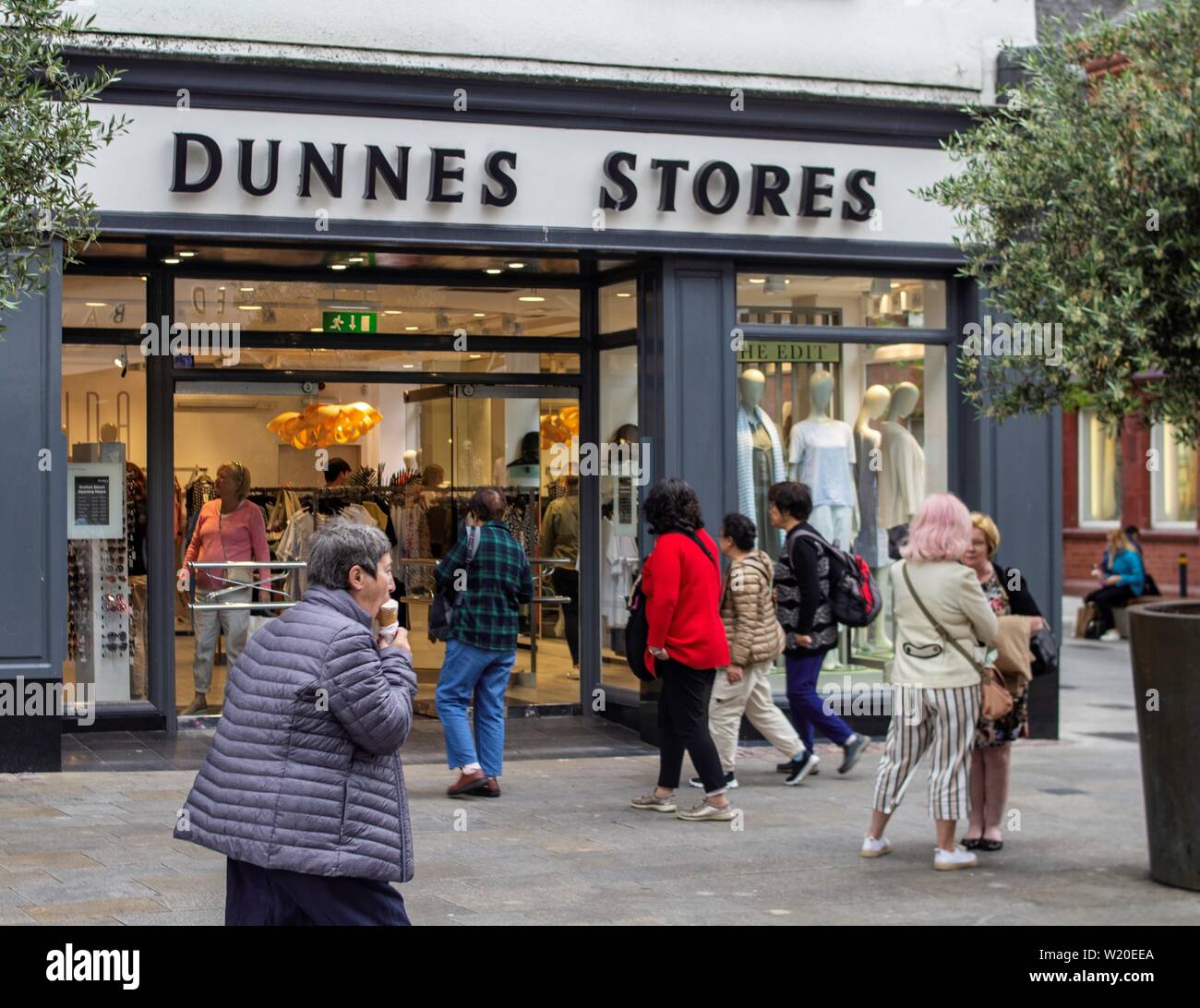 Retail chain hi-res stock photography and images - Alamy