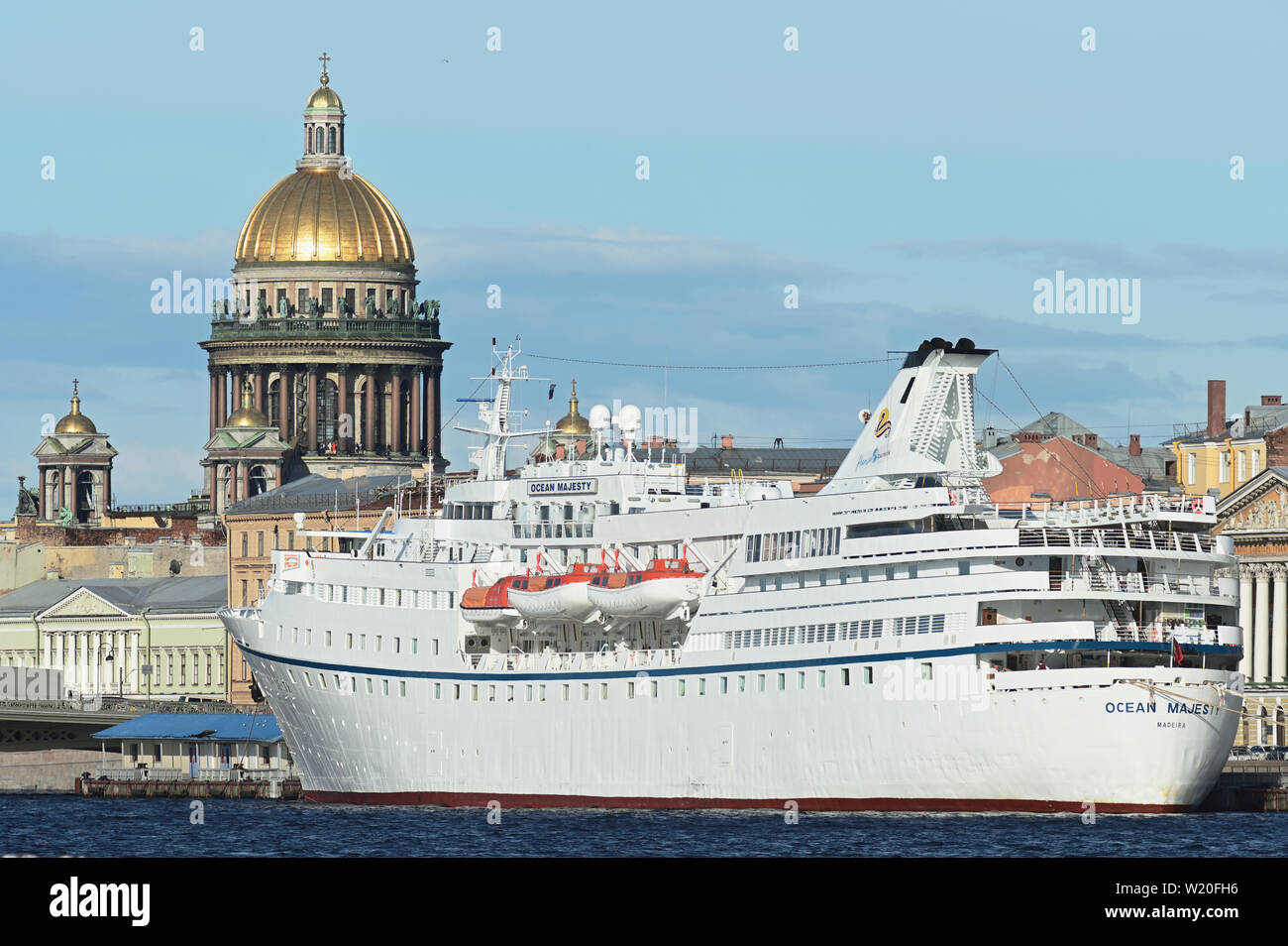Ocean majesty hi-res stock photography and images - Alamy