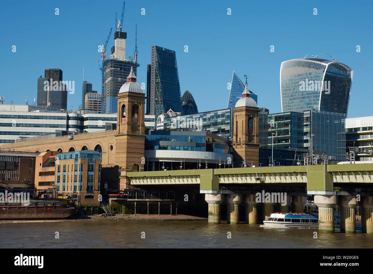 30 st mary axe london cbd hi-res stock photography and images - Alamy