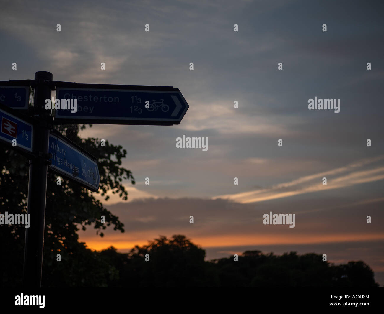 Cambridge north direction sign hi-res stock photography and images - Alamy