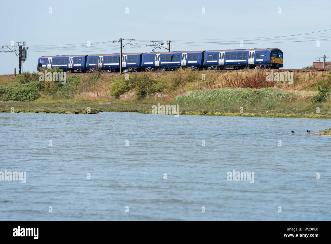 British rail class 360 desiro hi-res stock photography and images - Alamy