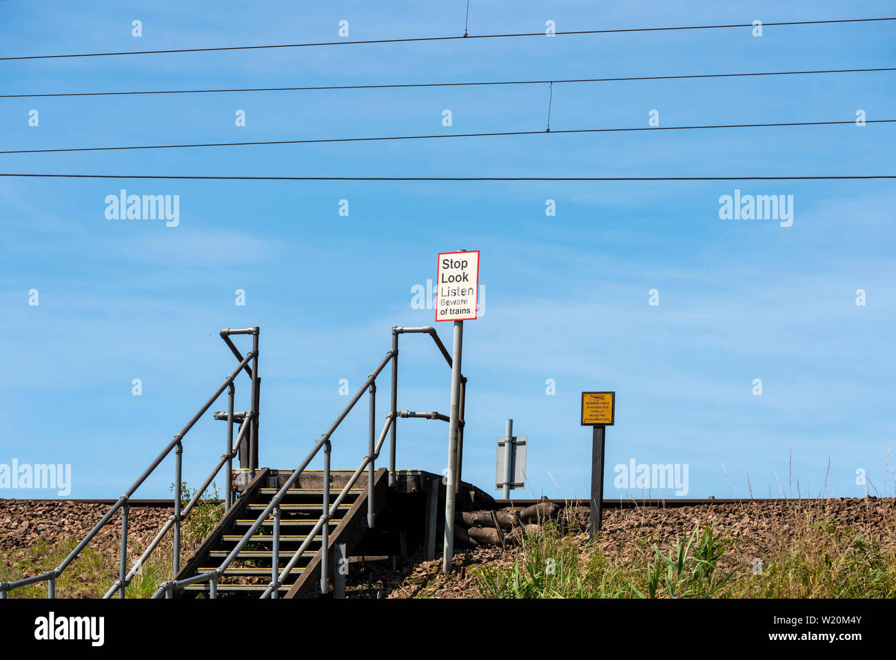 Unguarded level crossing hi-res stock photography and images - Alamy