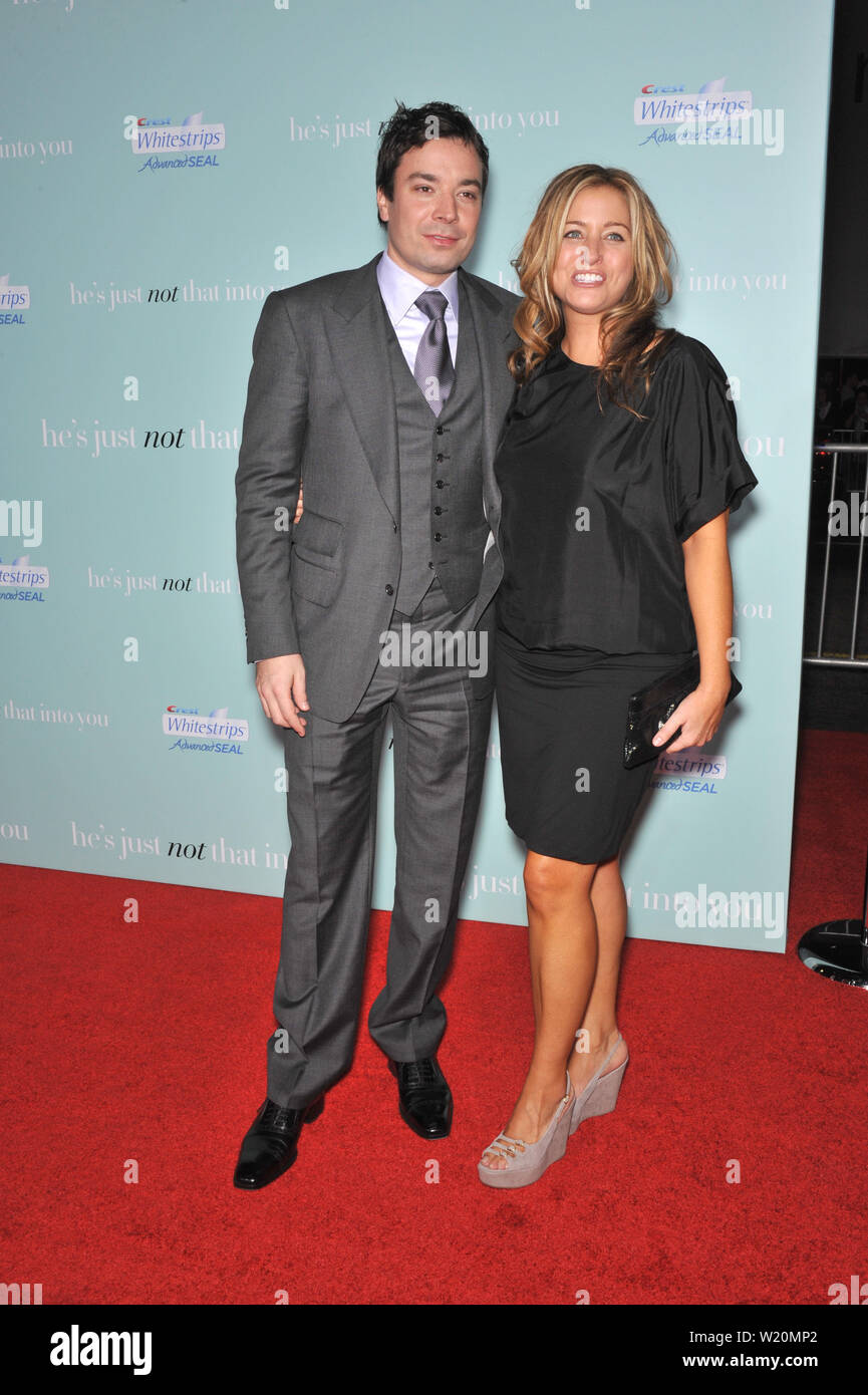 Jimmy fallon with wife hi-res stock photography and images - Alamy