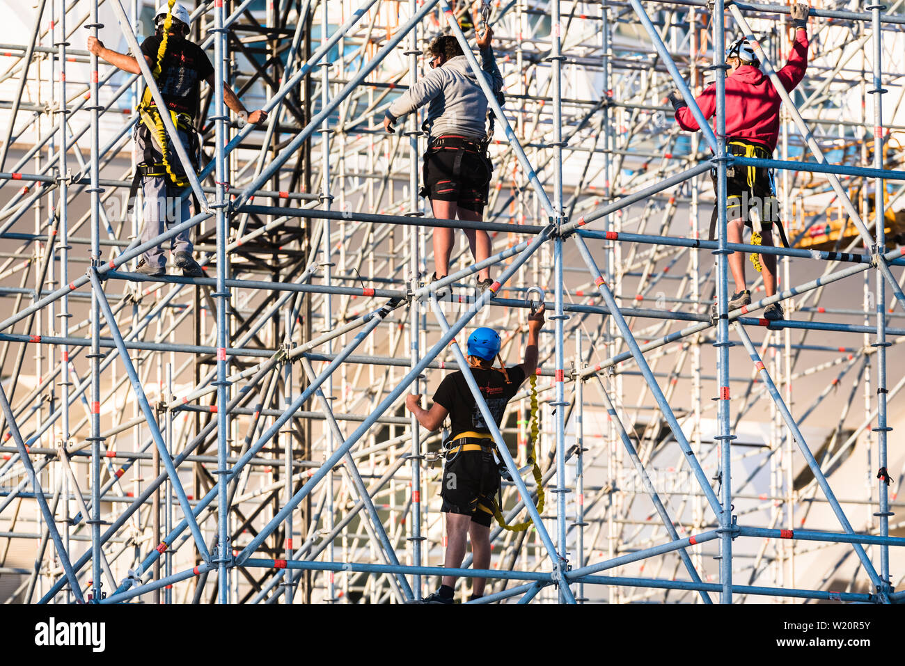 Scaffoldage worker hi-res stock photography and images - Alamy