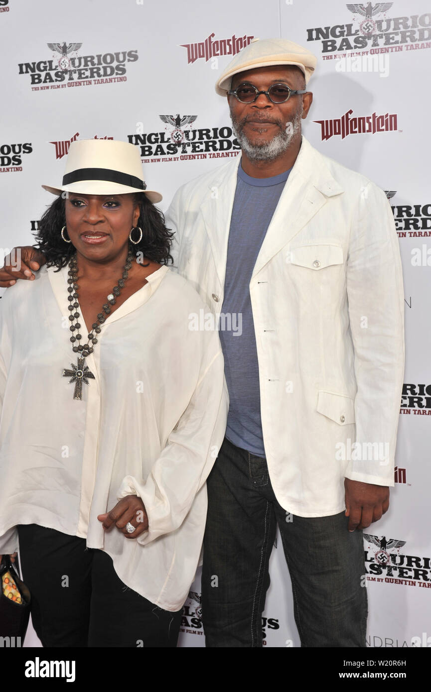 Samuel jackson inglourious basterds los hi-res stock photography and ...