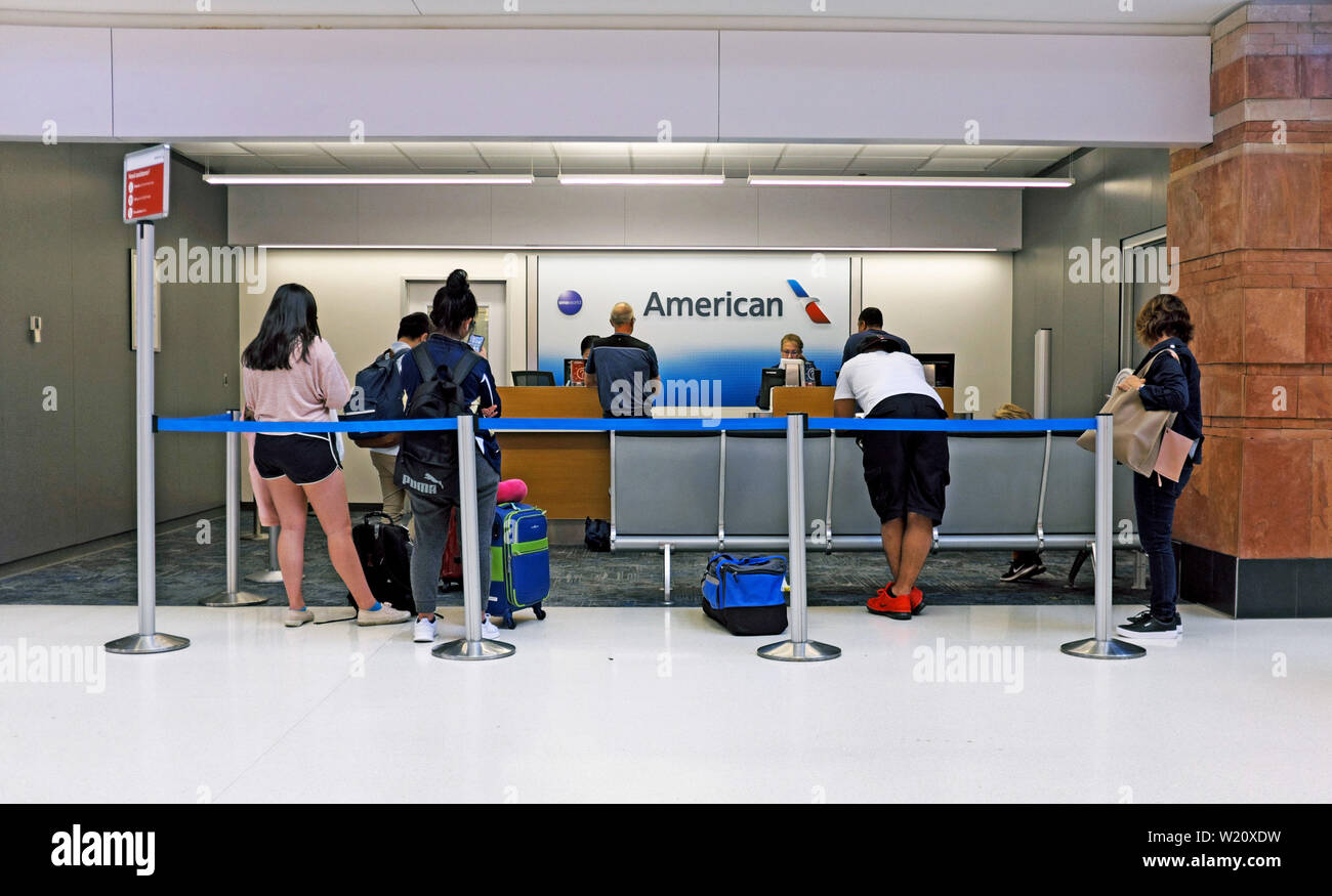 American airlines customer support hi-res stock photography and images ...