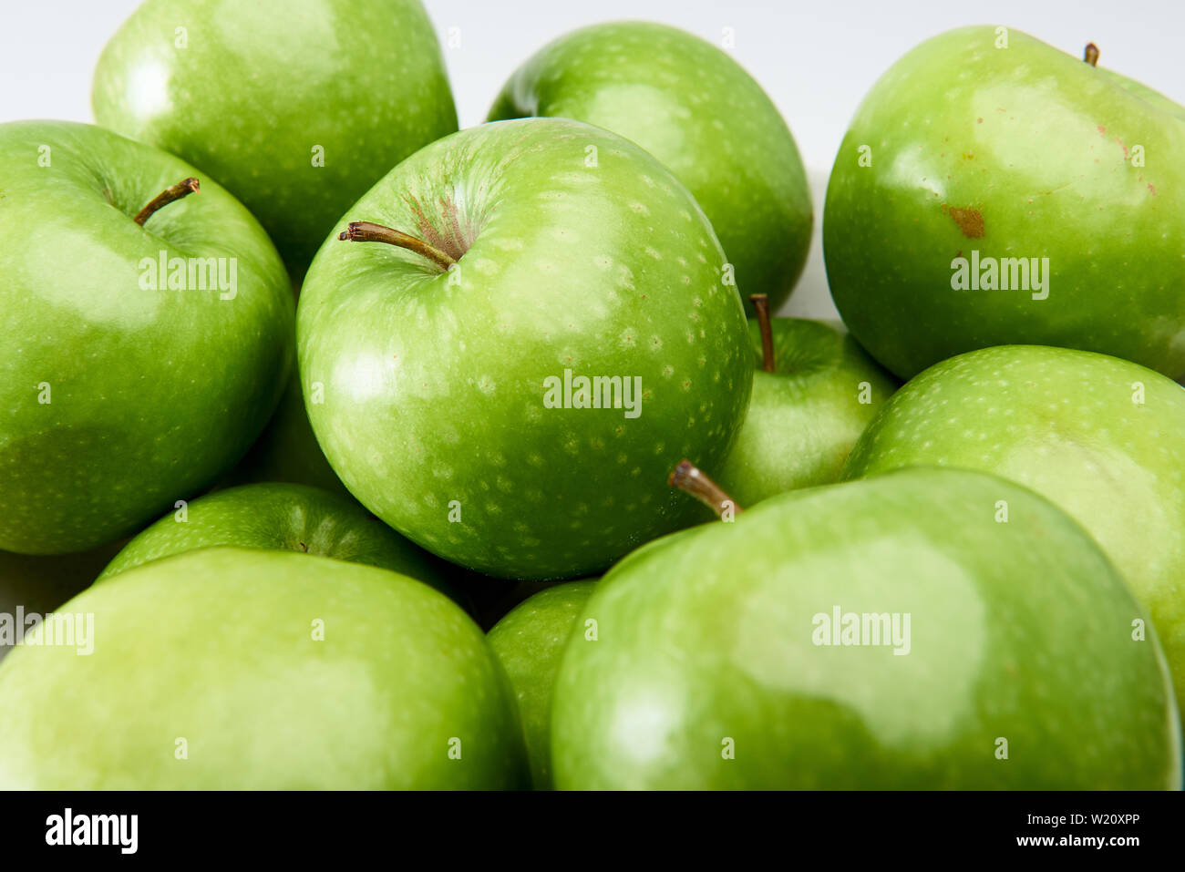 Green granny smith hi-res stock photography and images - Alamy