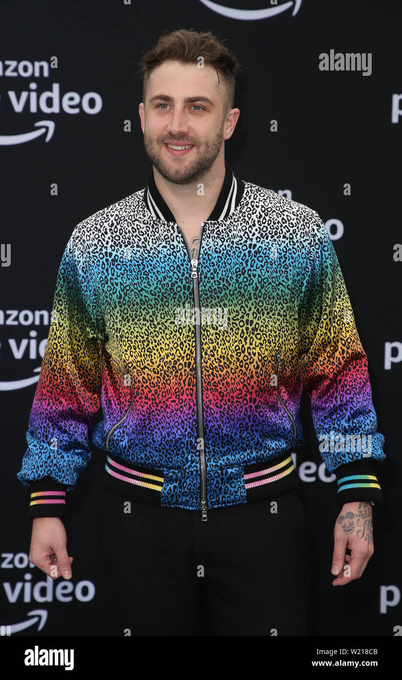 World Premiere of Jonas Brothers’ CHASING HAPPINESS Featuring: Jordan ...