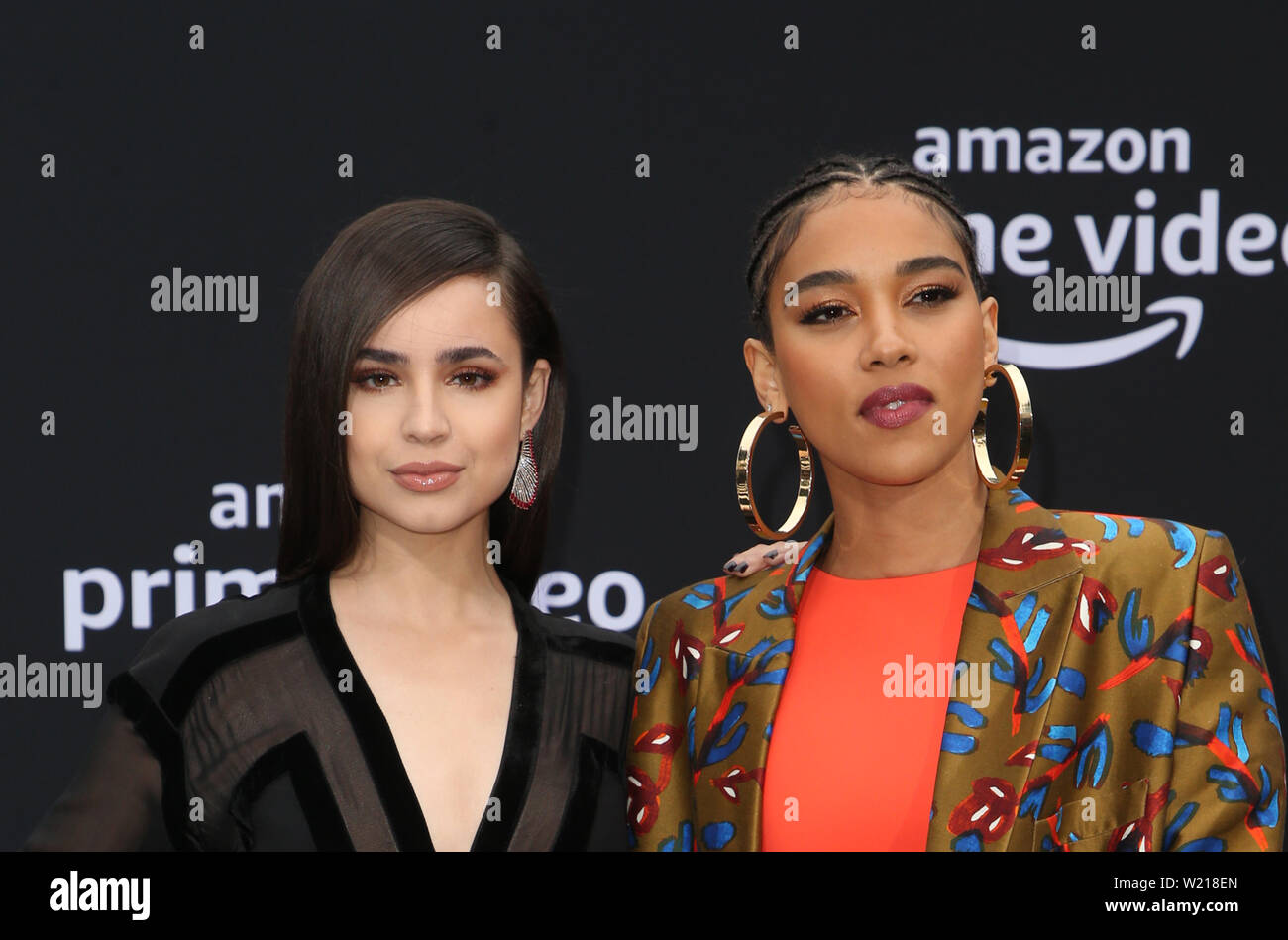 World Premiere of Jonas Brothers’ CHASING HAPPINESS Featuring: Sofia ...