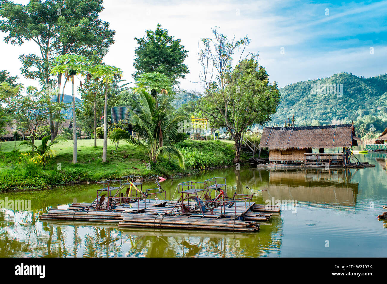 Wooden raft hi-res stock photography and images - Alamy